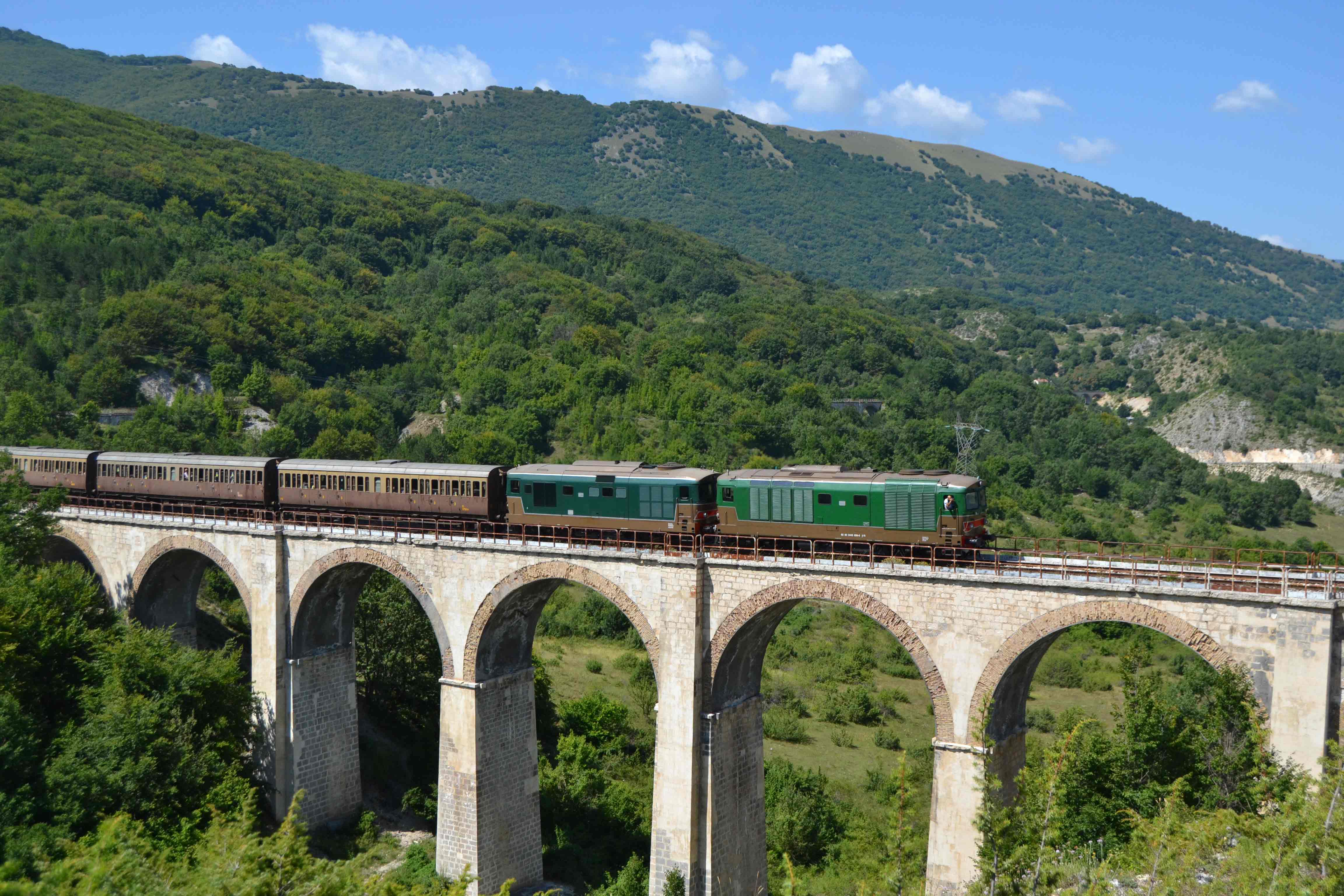 Riparte il turismo ferroviario sui treni storici